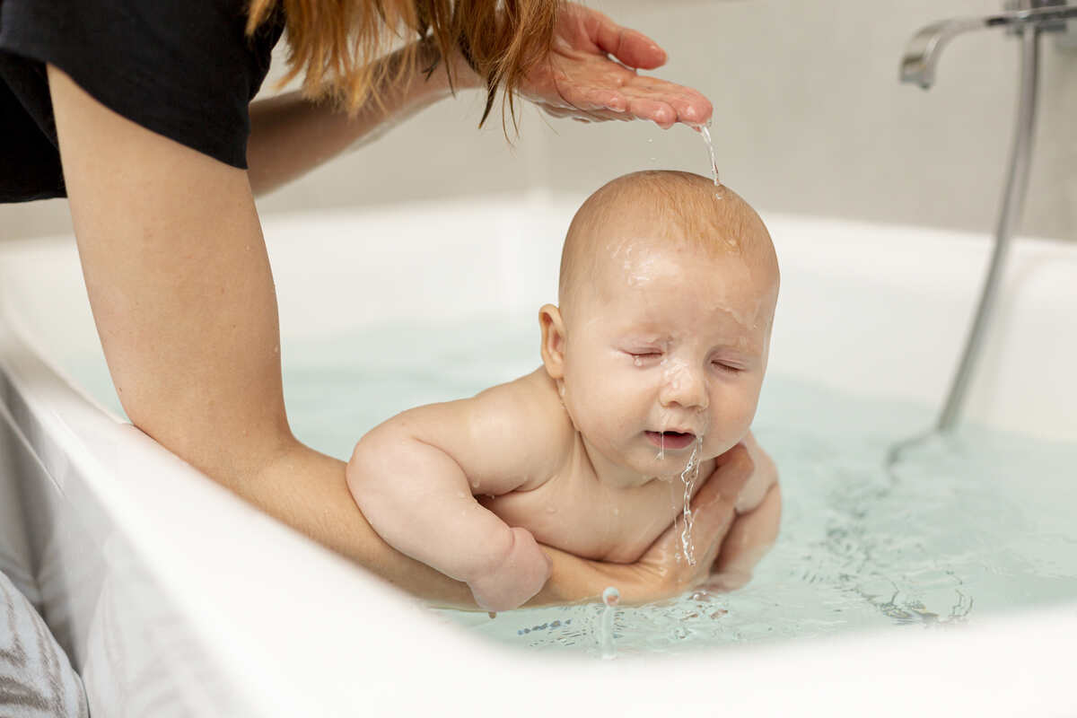 Safe Sponge Bath for Newborns | Essential Tips by Vity Care